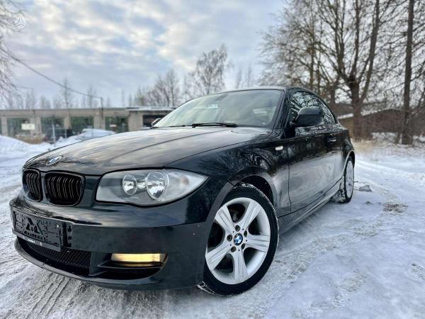 Black BMW 120 2011 in Siauliai, with an engine capacity of 2.00 L and mileage of 248 thousand km for 5650 €, photo 2 on AUTOMOTO.COM.LV
