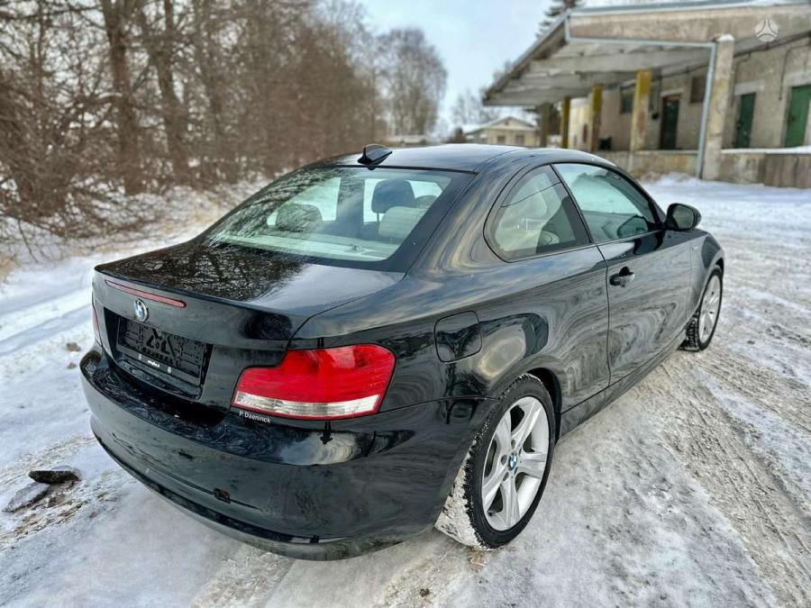 Melns BMW 120 2011 Šauļi, ar dzinēja tilpumu 2.00 L un nobraukumu 248 tūkst. km par 5650 €, foto 7 vietnē AUTOMOTO.COM.LV