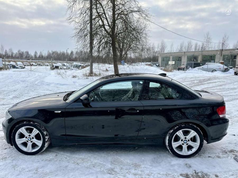 Melns BMW 120 2011 Šauļi, ar dzinēja tilpumu 2.00 L un nobraukumu 248 tūkst. km par 5650 €, foto 11 vietnē AUTOMOTO.COM.LV