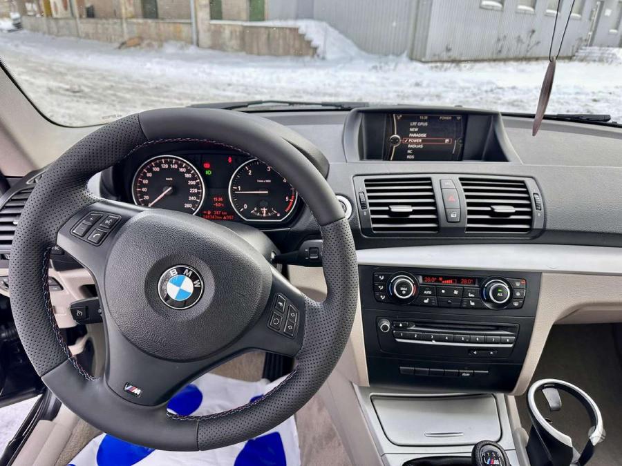 Melns BMW 120 2011 Šauļi, ar dzinēja tilpumu 2.00 L un nobraukumu 248 tūkst. km par 5650 €, foto 16 vietnē AUTOMOTO.COM.LV