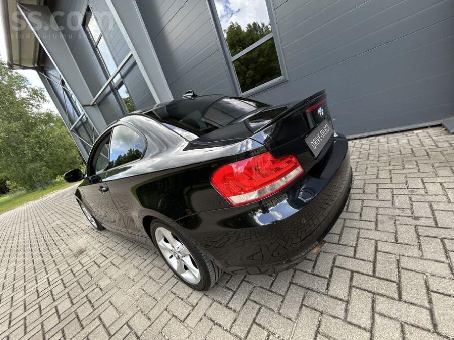 Melns BMW 120 2011 Talsi, ar dzinēja tilpumu 2.00 L un nobraukumu 291 tūkst. km par 5990 €, foto 22 vietnē AUTOMOTO.COM.LV