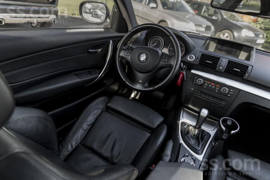 Black BMW 120 2013 in Riga, with an engine capacity of 2.00 L and mileage of 285 thousand km for 8790 €, photo 9 on AUTOMOTO.COM.LV