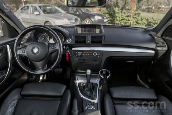 Black BMW 120 2013 in Riga, with an engine capacity of 2.00 L and mileage of 285 thousand km for 8790 €, photo 9 on AUTOMOTO.COM.LV