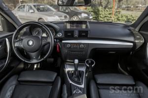 Black BMW 120 2013 in Riga, with an engine capacity of 2.00 L and mileage of 285 thousand km for 8790 €, photo 10 on AUTOMOTO.COM.LV