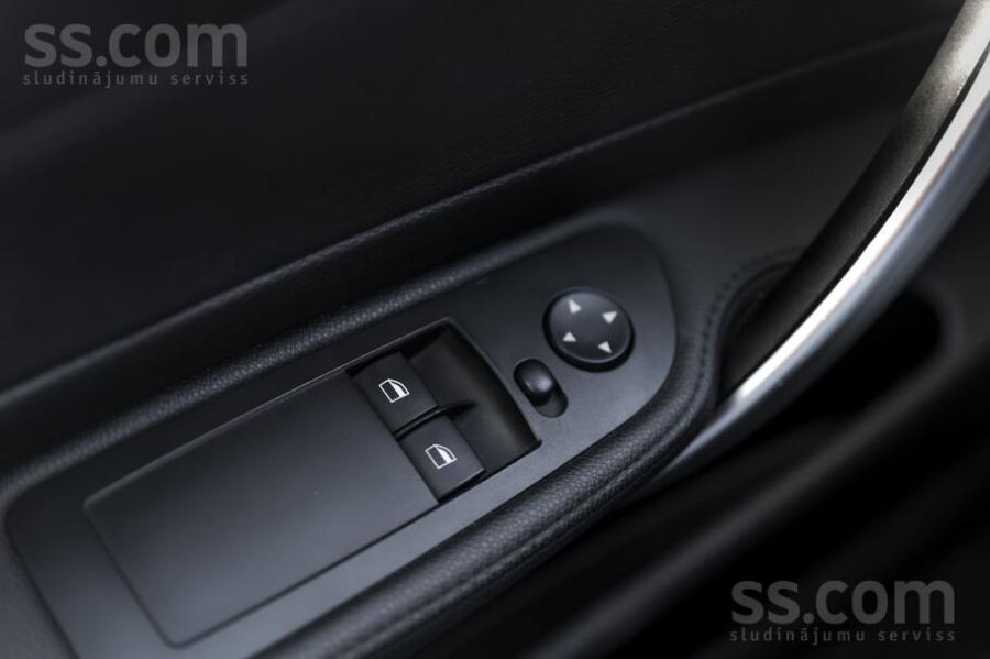 Black BMW 120 2013 in Riga, with an engine capacity of 2.00 L and mileage of 285 thousand km for 8790 €, photo 20 on AUTOMOTO.COM.LV