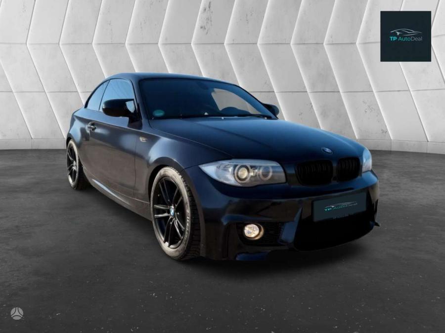 Black BMW 120 2013 in Kaunas, with an engine capacity of 2.00 L and mileage of 214 thousand km for 7250 €, photo 3 on AUTOMOTO.COM.LV
