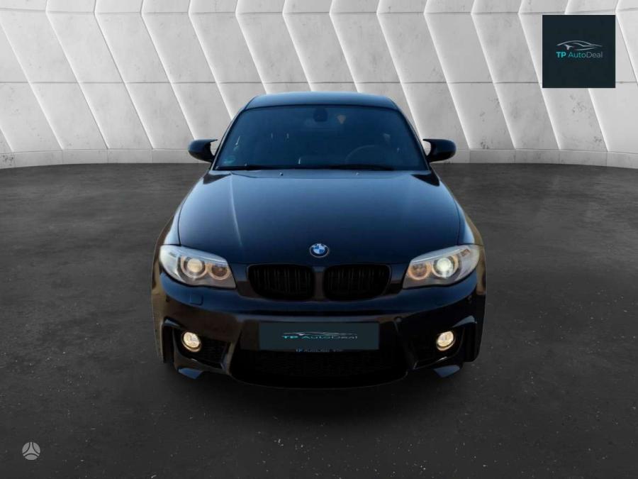 Black BMW 120 2013 in Kaunas, with an engine capacity of 2.00 L and mileage of 214 thousand km for 7250 €, photo 6 on AUTOMOTO.COM.LV