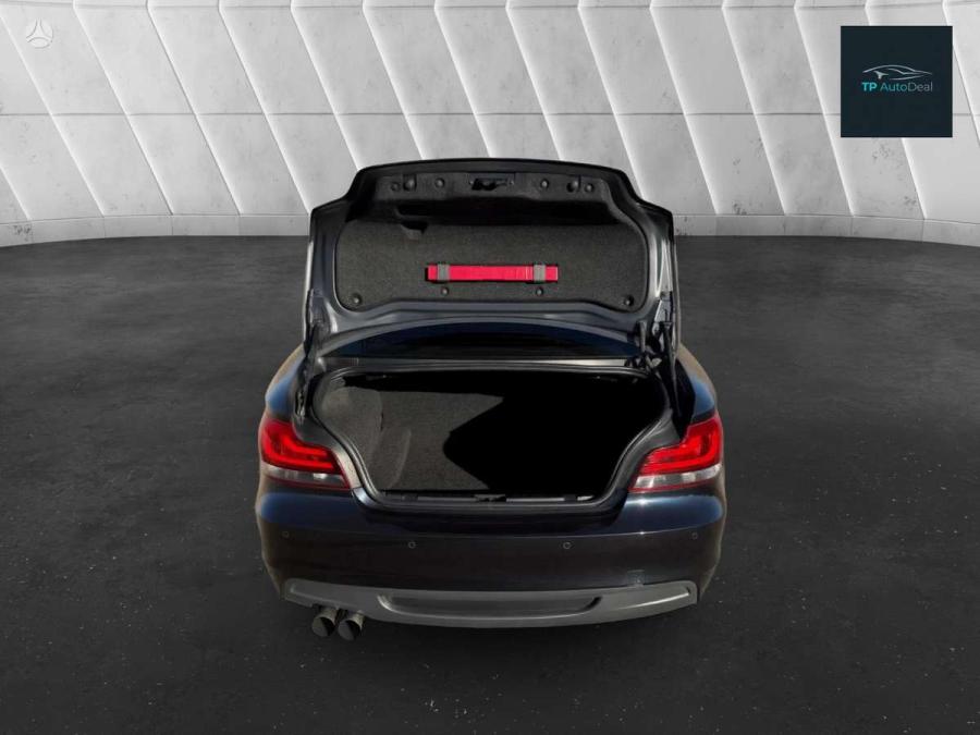 Black BMW 120 2013 in Kaunas, with an engine capacity of 2.00 L and mileage of 214 thousand km for 7250 €, photo 11 on AUTOMOTO.COM.LV