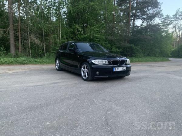 Black BMW 120 2004 in Riga, with an engine capacity of 2.00 L and mileage of 262 thousand km for 4200 €, photo 6 on AUTOMOTO.COM.LV