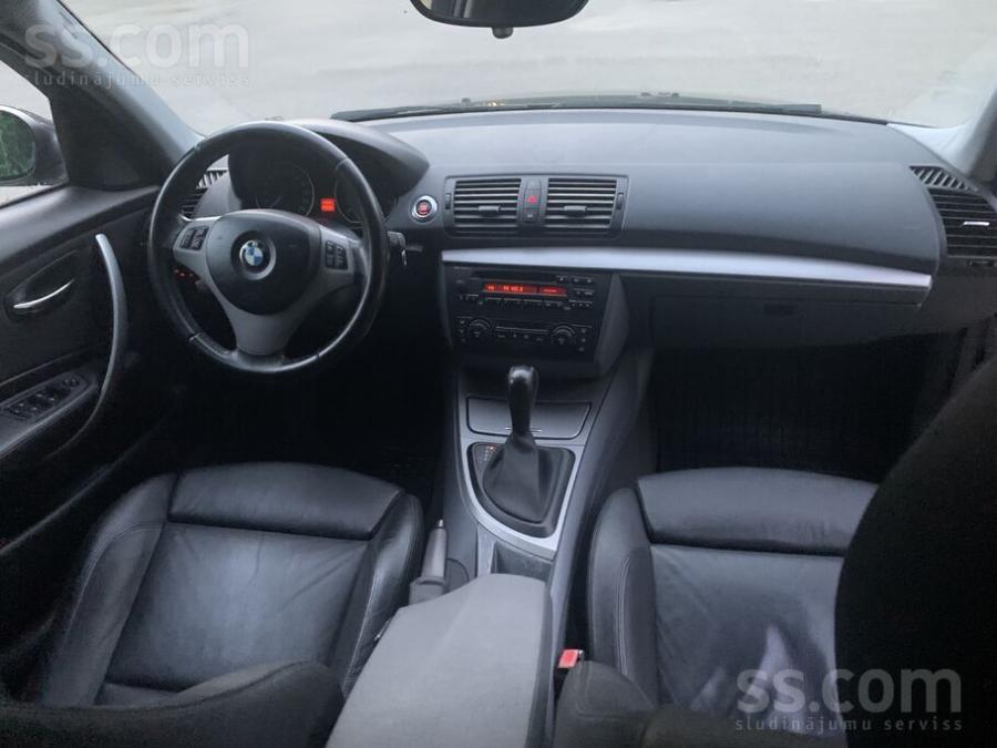 Black BMW 120 2004 in Riga, with an engine capacity of 2.00 L and mileage of 262 thousand km for 4200 €, photo 11 on AUTOMOTO.COM.LV