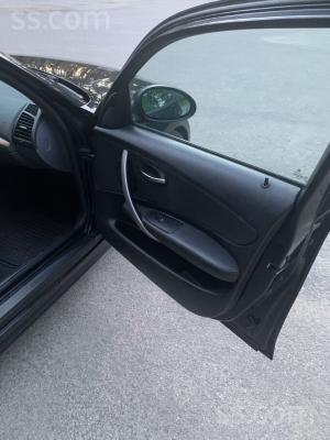 Black BMW 120 2004 in Riga, with an engine capacity of 2.00 L and mileage of 262 thousand km for 4200 €, photo 14 on AUTOMOTO.COM.LV