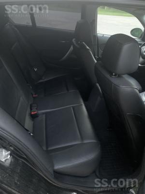 Black BMW 120 2004 in Riga, with an engine capacity of 2.00 L and mileage of 262 thousand km for 4200 €, photo 19 on AUTOMOTO.COM.LV