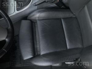 Black BMW 120 2004 in Riga, with an engine capacity of 2.00 L and mileage of 262 thousand km for 4200 €, photo 20 on AUTOMOTO.COM.LV