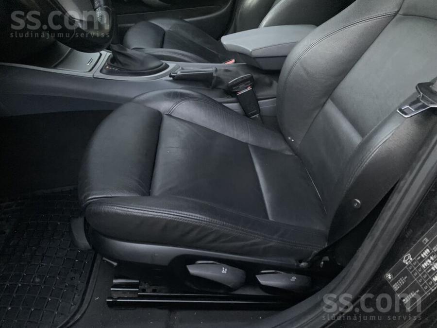 Black BMW 120 2004 in Riga, with an engine capacity of 2.00 L and mileage of 262 thousand km for 4200 €, photo 21 on AUTOMOTO.COM.LV
