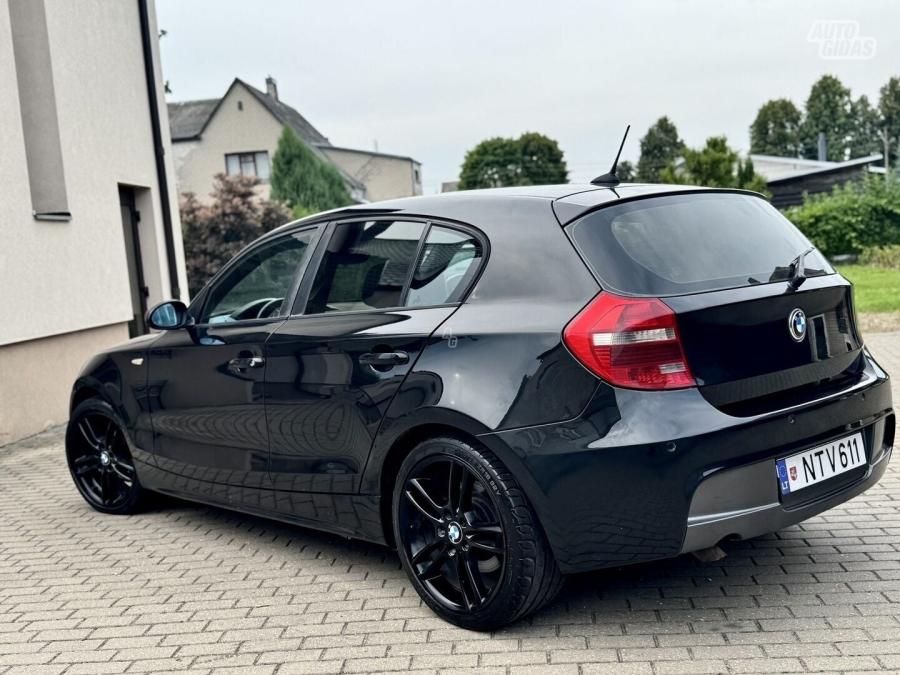 Black BMW 120 2004 in Kaunas, with an engine capacity of 2.00 L and mileage of 340 thousand km for 3999 €, photo 1 on AUTOMOTO.COM.LV