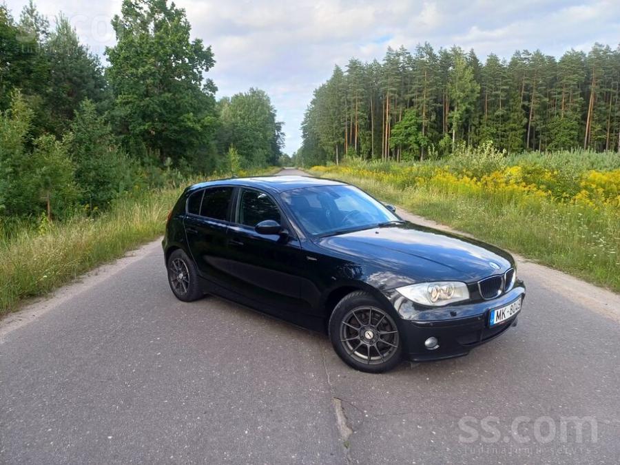 Black BMW 120 2004 in Jelgava, with an engine capacity of 2.00 L and mileage of 332 thousand km for 3000 €, photo 1 on AUTOMOTO.COM.LV
