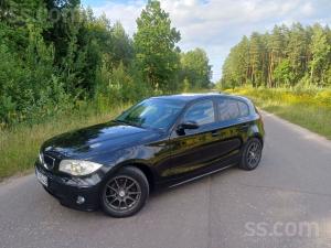 Black BMW 120 2004 in Jelgava, with an engine capacity of 2.00 L and mileage of 332 thousand km for 3000 €, photo 3 on AUTOMOTO.COM.LV