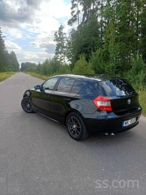 Black BMW 120 2004 in Jelgava, with an engine capacity of 2.00 L and mileage of 332 thousand km for 3000 €, photo 4 on AUTOMOTO.COM.LV