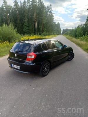 Black BMW 120 2004 in Jelgava, with an engine capacity of 2.00 L and mileage of 332 thousand km for 3000 €, photo 5 on AUTOMOTO.COM.LV