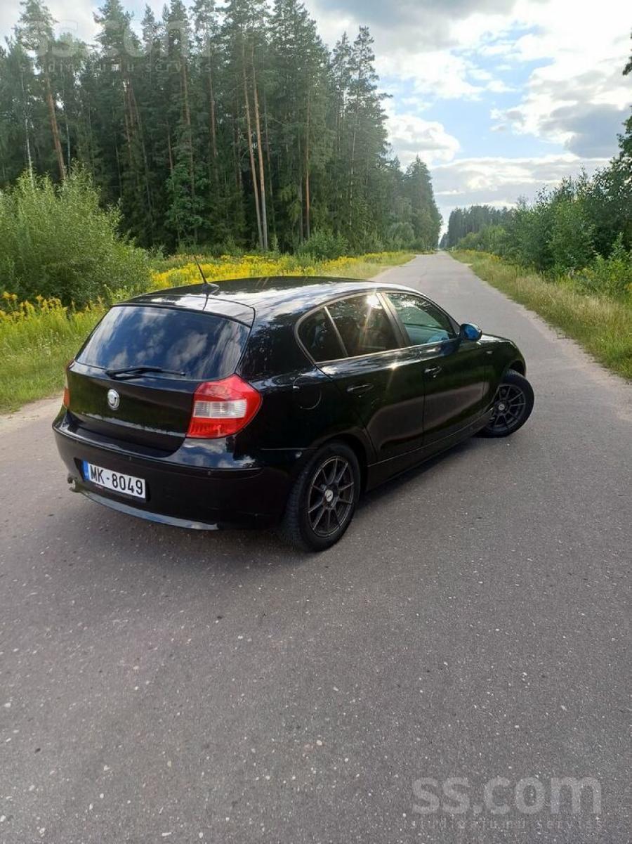 Black BMW 120 2004 in Jelgava, with an engine capacity of 2.00 L and mileage of 332 thousand km for 3000 €, photo 5 on AUTOMOTO.COM.LV