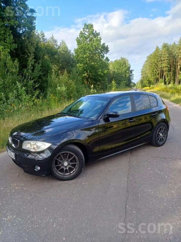 Black BMW 120 2004 in Jelgava, with an engine capacity of 2.00 L and mileage of 232 thousand km for 2900 €, photo 2 on AUTOMOTO.COM.LV