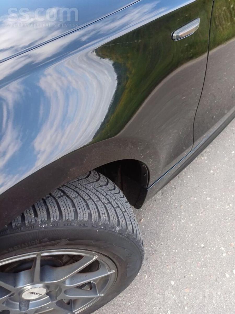 Melns BMW 120 2004 Jelgava, ar dzinēja tilpumu 2.00 L un nobraukumu 232 tūkst. km par 2900 €, foto 13 vietnē AUTOMOTO.COM.LV