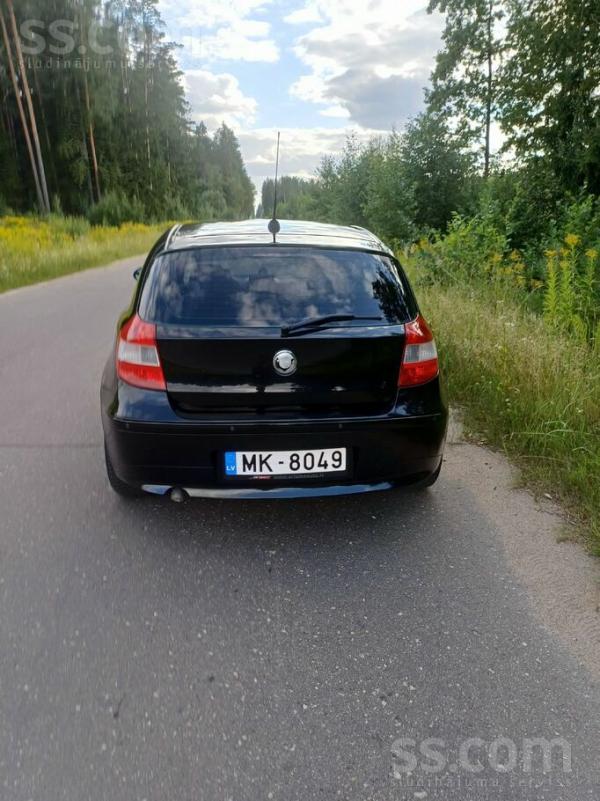 Melns BMW 120 2004 Jelgava, ar dzinēja tilpumu 2.00 L un nobraukumu 232 tūkst. km par 2700 €, foto 9 vietnē AUTOMOTO.COM.LV