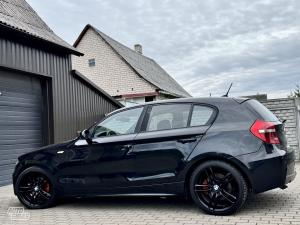 Black BMW 120 2004 in Kaunas, with an engine capacity of 2.00 L and mileage of 346 thousand km for 3850 €, photo 3 on AUTOMOTO.COM.LV