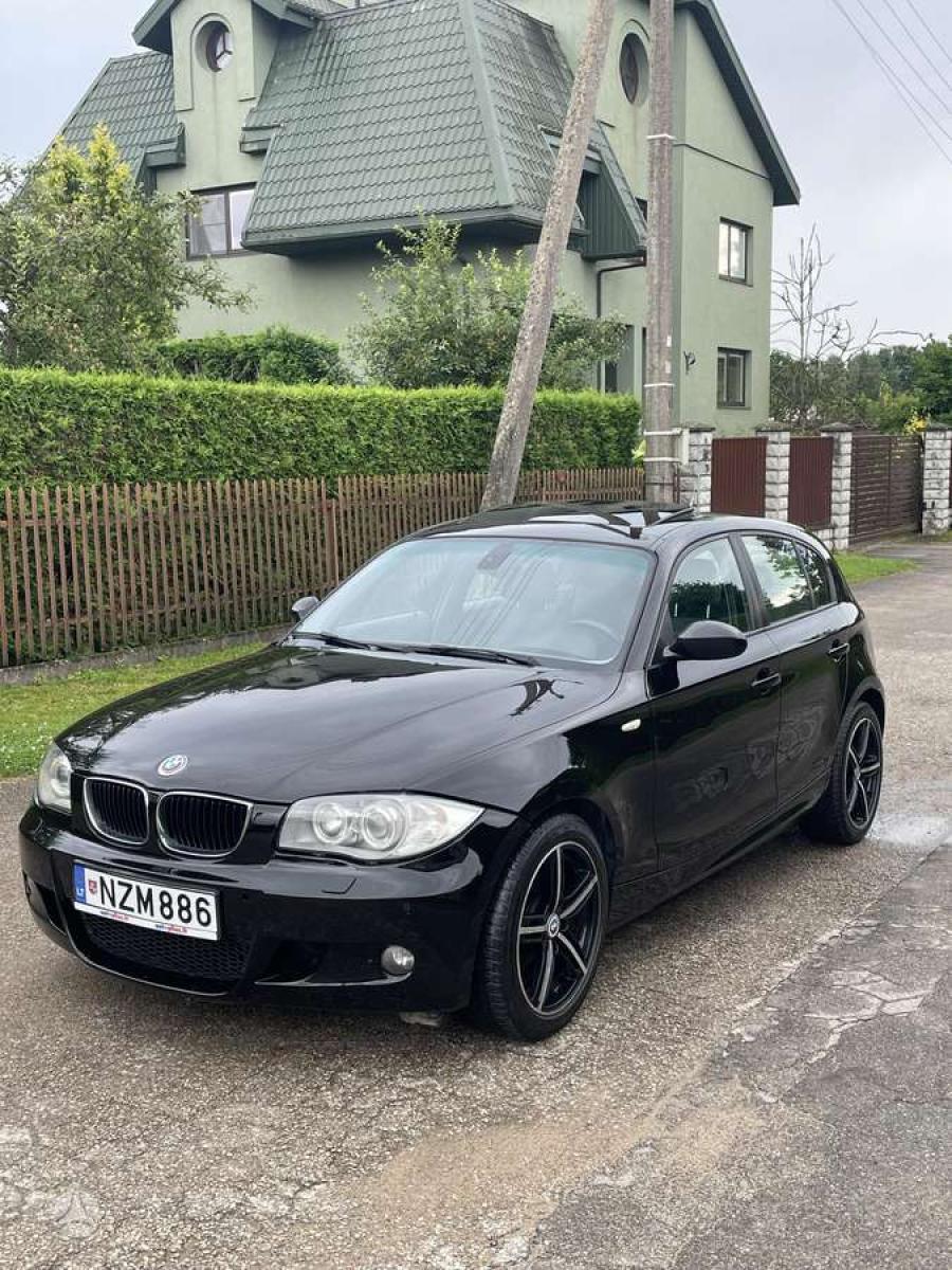 Melns BMW 120 2004 Kauņa, ar dzinēja tilpumu 2.00 L un nobraukumu 409 tūkst. km par 2750 €, foto 3 vietnē AUTOMOTO.COM.LV