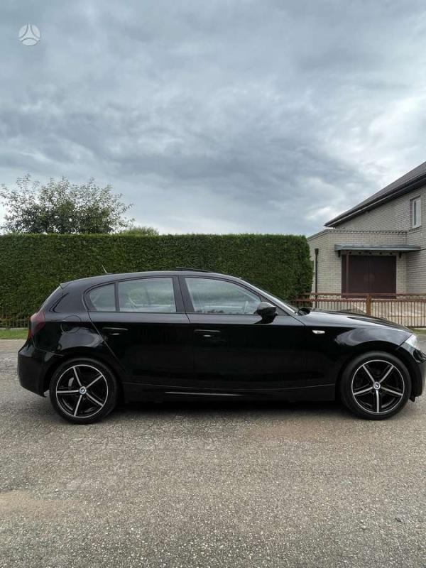 Melns BMW 120 2004 Kauņa, ar dzinēja tilpumu 2.00 L un nobraukumu 409 tūkst. km par 2750 €, foto 9 vietnē AUTOMOTO.COM.LV