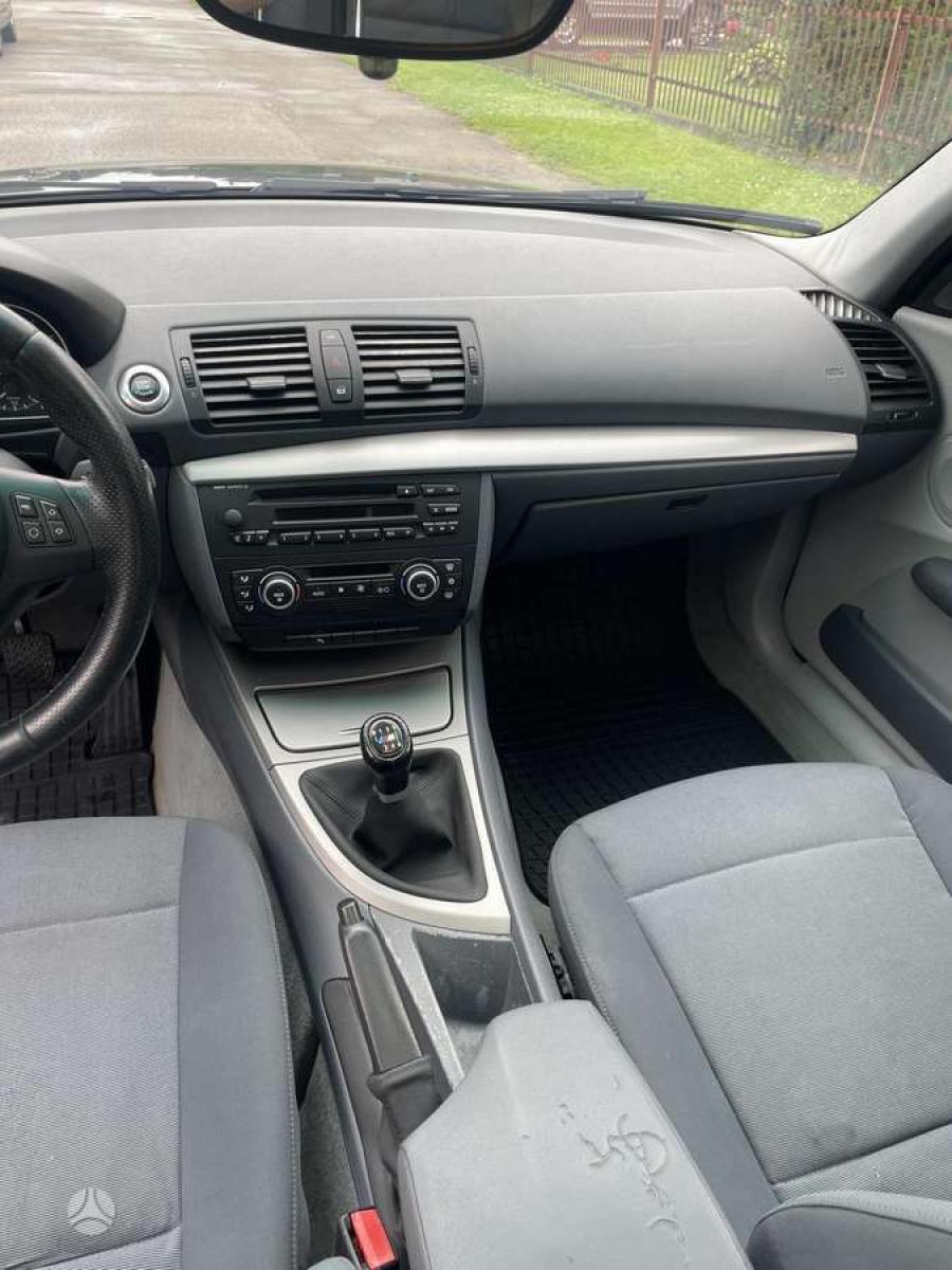 Melns BMW 120 2004 Kauņa, ar dzinēja tilpumu 2.00 L un nobraukumu 409 tūkst. km par 2750 €, foto 13 vietnē AUTOMOTO.COM.LV