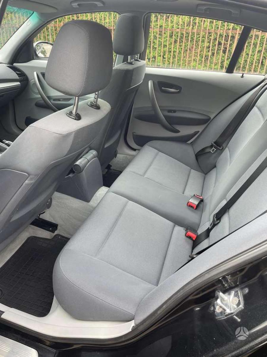 Melns BMW 120 2004 Kauņa, ar dzinēja tilpumu 2.00 L un nobraukumu 409 tūkst. km par 2750 €, foto 15 vietnē AUTOMOTO.COM.LV