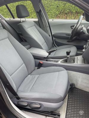 Melns BMW 120 2004 Kauņa, ar dzinēja tilpumu 2.00 L un nobraukumu 409 tūkst. km par 2750 €, foto 19 vietnē AUTOMOTO.COM.LV