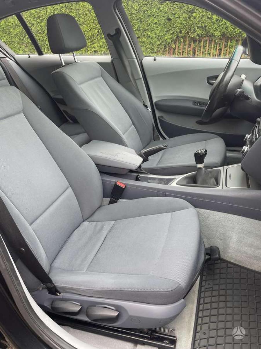 Melns BMW 120 2004 Kauņa, ar dzinēja tilpumu 2.00 L un nobraukumu 409 tūkst. km par 2750 €, foto 19 vietnē AUTOMOTO.COM.LV