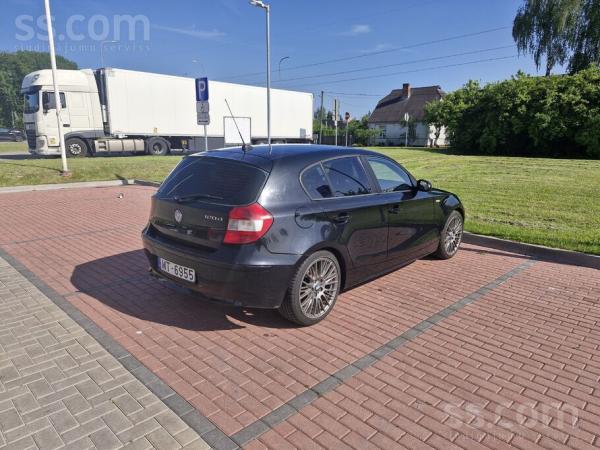 Black BMW 120 2005 in Jelgava, with an engine capacity of 2.00 L and mileage of 292 thousand km for 3750 €, photo 5 on AUTOMOTO.COM.LV