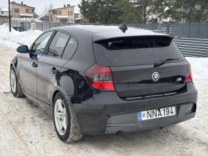 Melns BMW 120 2005 Viļņa, ar dzinēja tilpumu 2.00 L un nobraukumu 400 tūkst. km par 2850 €, foto 3 vietnē AUTOMOTO.COM.LV