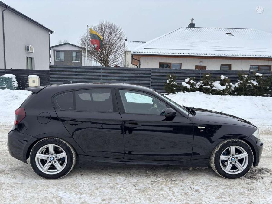 Melns BMW 120 2005 Viļņa, ar dzinēja tilpumu 2.00 L un nobraukumu 400 tūkst. km par 2850 €, foto 6 vietnē AUTOMOTO.COM.LV