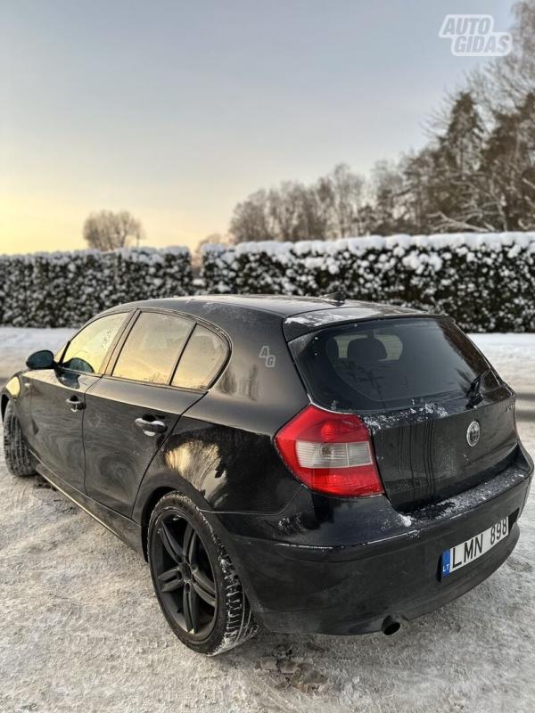Melns BMW 120 2005 Viļņa, ar dzinēja tilpumu 2.00 L un nobraukumu 363 tūkst. km par 2450 €, foto 4 vietnē AUTOMOTO.COM.LV