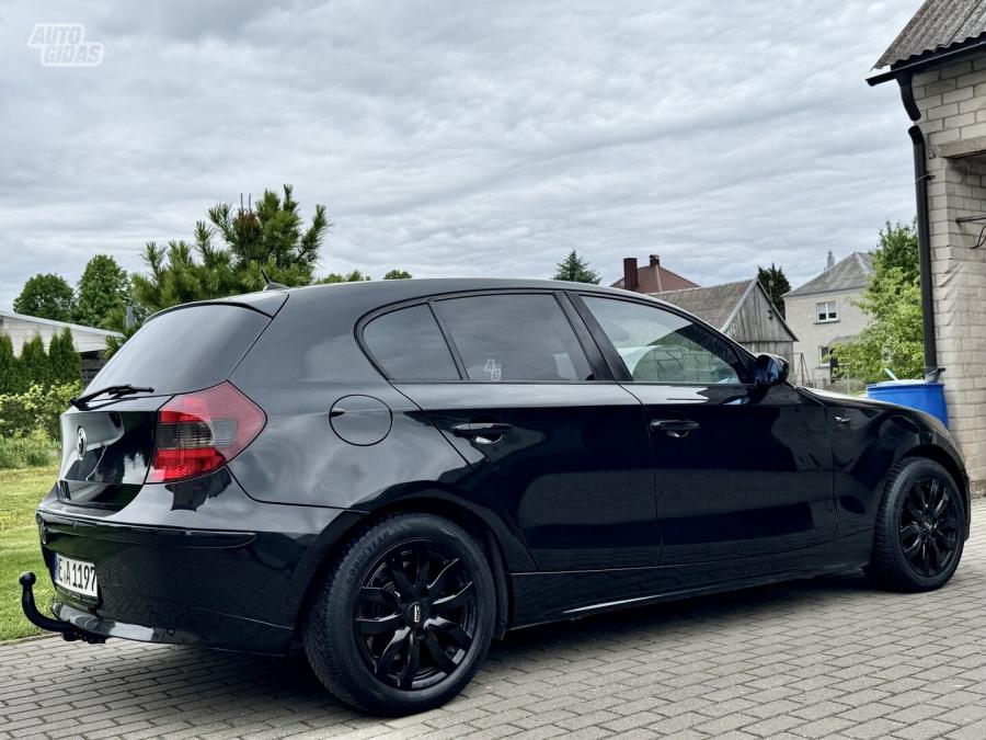 Black BMW 120 2005 in Kaunas, with an engine capacity of 2.00 L and mileage of 329 thousand km for 3999 €, photo 8 on AUTOMOTO.COM.LV