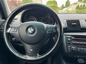 Black BMW 120 2005 in Kaunas, with an engine capacity of 2.00 L and mileage of 329 thousand km for 3999 €, photo 10 on AUTOMOTO.COM.LV