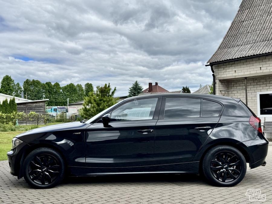 Black BMW 120 2005 in Kaunas, with an engine capacity of 2.00 L and mileage of 339 thousand km for 3899 €, photo 4 on AUTOMOTO.COM.LV