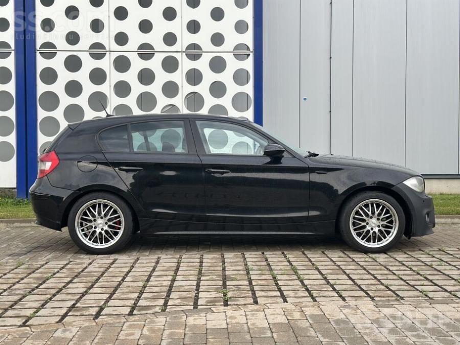 Melns BMW 120 2005 Rīga, ar dzinēja tilpumu 2.00 L un nobraukumu 280 tūkst. km par 3490 €, foto 4 vietnē AUTOMOTO.COM.LV