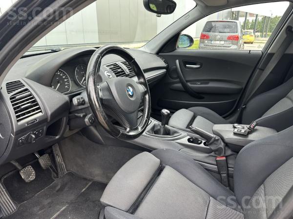 Melns BMW 120 2005 Rīga, ar dzinēja tilpumu 2.00 L un nobraukumu 280 tūkst. km par 3490 €, foto 9 vietnē AUTOMOTO.COM.LV
