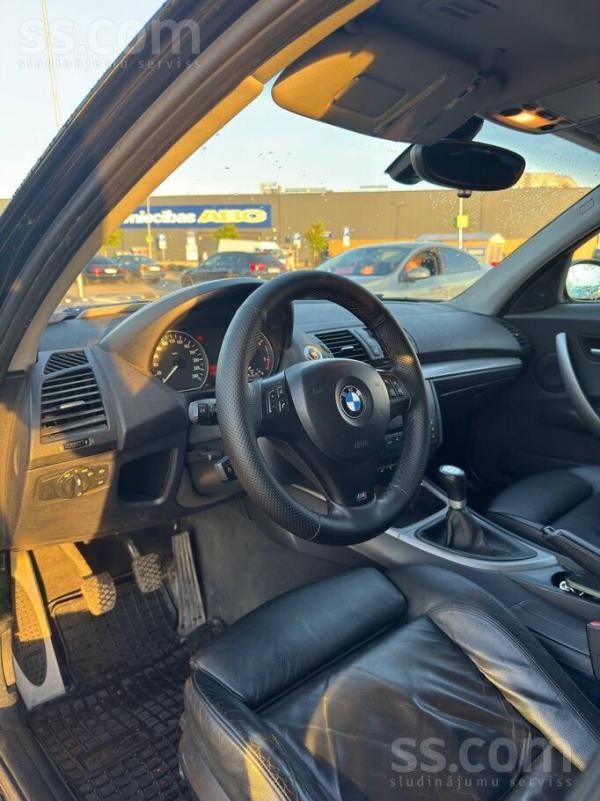 Black BMW 120 2005 in Riga, with an engine capacity of 2.00 L and mileage of 0 thousand km for 4200 €, photo 6 on AUTOMOTO.COM.LV