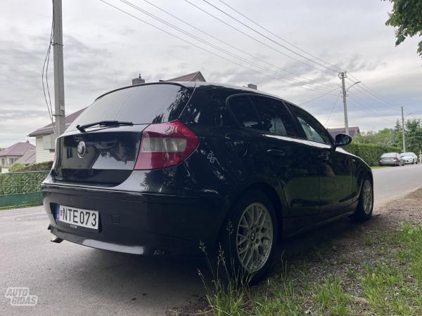 Melns BMW 120 2005 Kauņa, ar dzinēja tilpumu 2.00 L un nobraukumu 400 tūkst. km par 1250 €, foto 4 vietnē AUTOMOTO.COM.LV