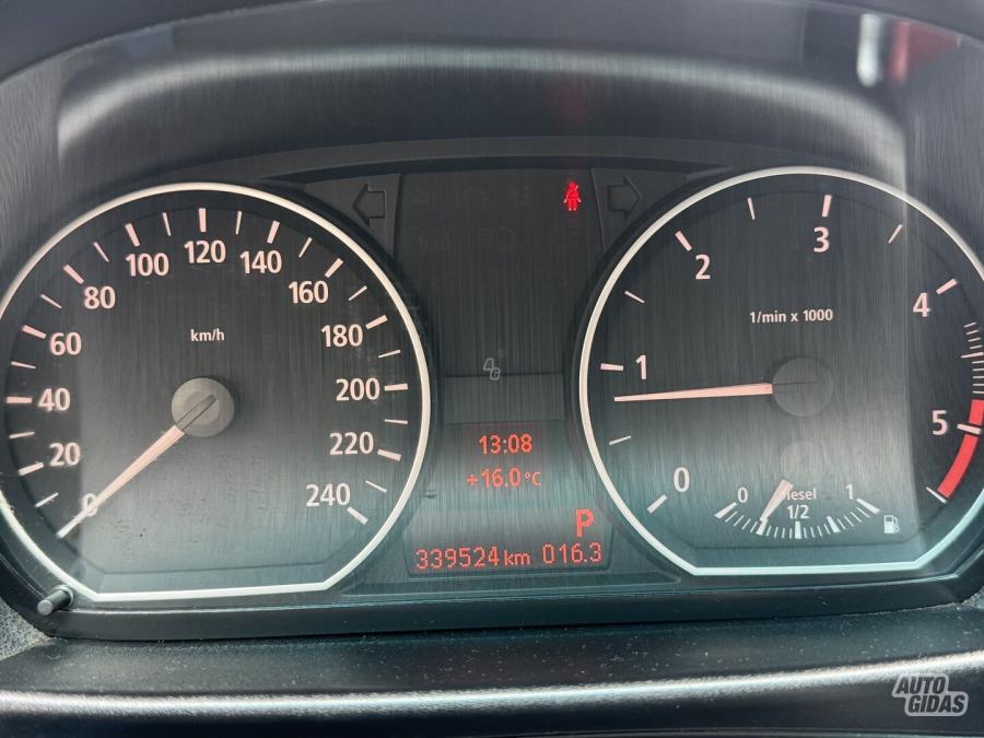 Black BMW 120 2005 in Kaunas, with an engine capacity of 2.00 L and mileage of 329 thousand km for 4100 €, photo 15 on AUTOMOTO.COM.LV