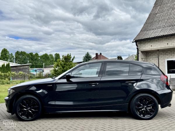 Black BMW 120 2005 in Kaunas, with an engine capacity of 2.00 L and mileage of 329 thousand km for 3850 €, photo 2 on AUTOMOTO.COM.LV
