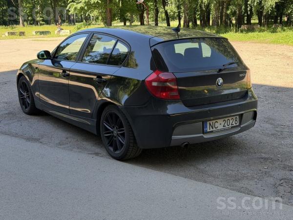 Melns BMW 120 2005 Rīga, ar dzinēja tilpumu 2.00 L un nobraukumu 338 tūkst. km par 2850 €, foto 4 vietnē AUTOMOTO.COM.LV