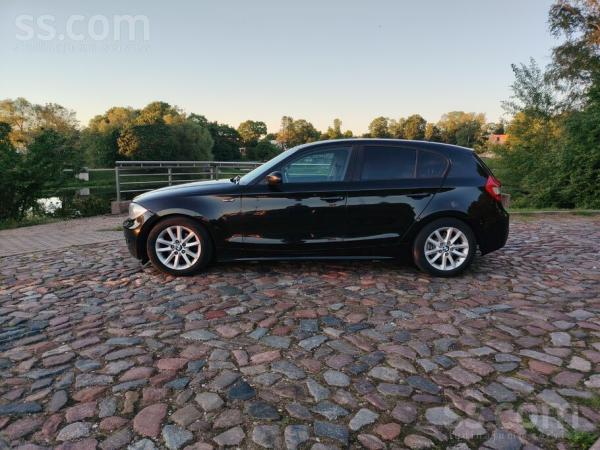 Black BMW 120 2005 in Liepaja, with an engine capacity of 2.00 L and mileage of 358 thousand km for 4000 €, photo 4 on AUTOMOTO.COM.LV