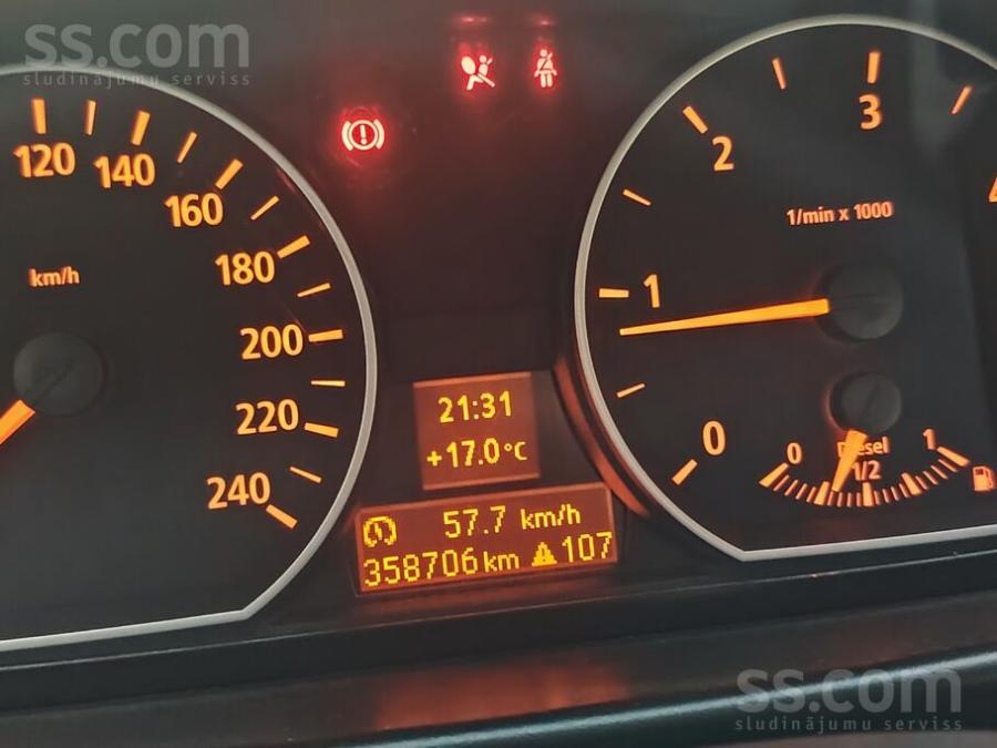 Melns BMW 120 2005 Liepāja, ar dzinēja tilpumu 2.00 L un nobraukumu 358 tūkst. km par 4000 €, foto 16 vietnē AUTOMOTO.COM.LV